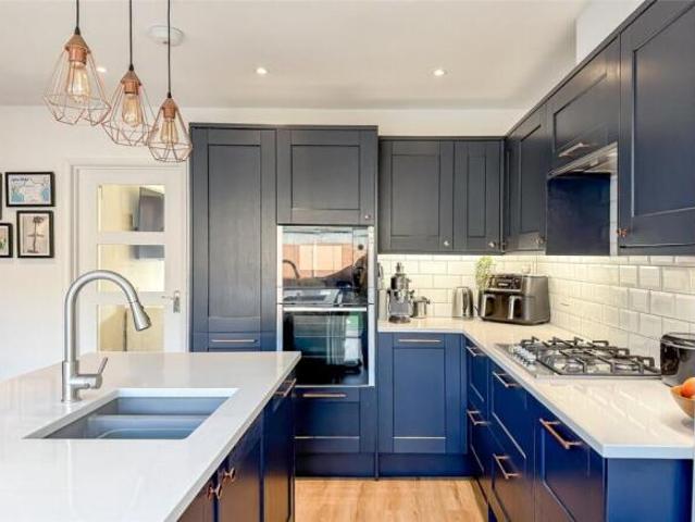 3 bedroom end of terrace house for sale in Lawrance Road, St. Albans, Hertfordshire, AL3