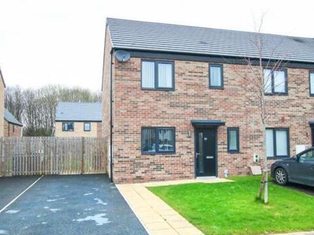 3 Bedroom End Of Terrace House For Sale In Lakeside