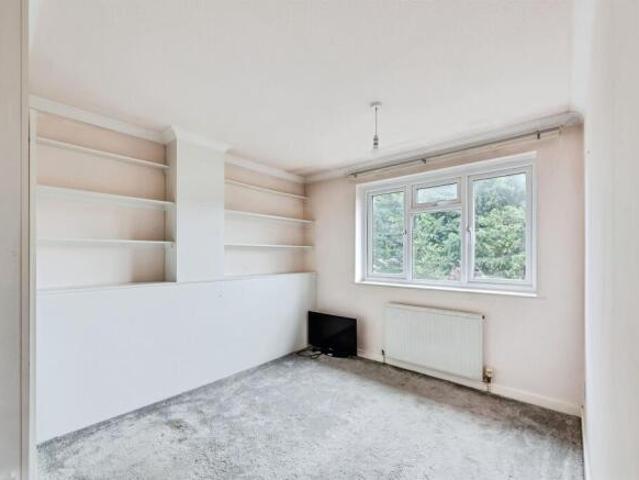 3 bedroom end of terrace house for sale in Larchmore Close, Swindon, SN25
