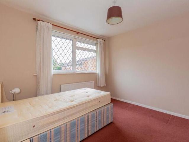 3 bedroom end of terrace house for sale in Leaholme Gardens, Burnham, SL1