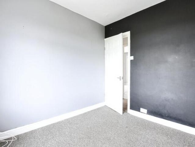 3 bedroom end of terrace house for sale in Lee Street, Hull, HU8