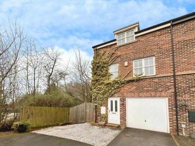 3 Bedroom End Of Terrace House For Sale In Leeds