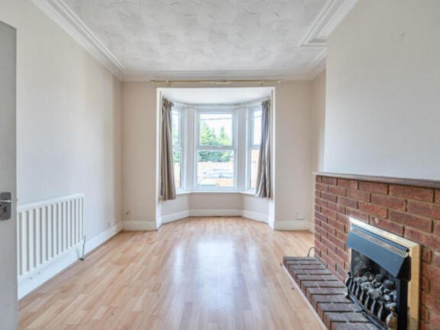 3 bedroom end of terrace house for sale in Leighton Avenue, Shirley, Southampton, Hampshire, SO15