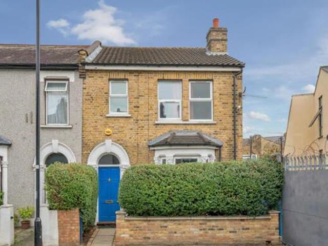 3 Bedroom End Of Terrace House For Sale In Little Ilford, London