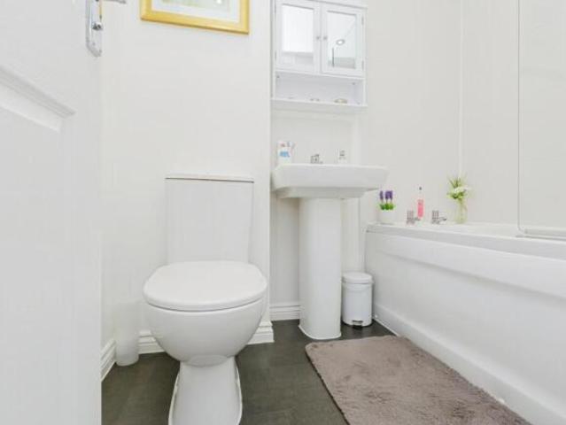 3 bedroom end of terrace house for sale in Linacre Crescent, Syston, Leicester, Leicestershire, LE7