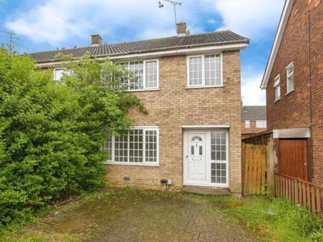 3 Bedroom End Of Terrace House For Sale In Luton