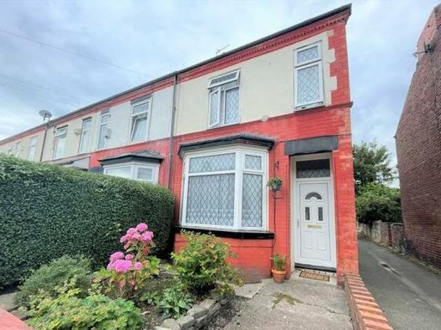 3 bedroom end of terrace house for sale in Lyndhurst Avenue Bredbury SK6