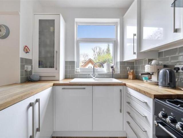3 bedroom end of terrace house for sale in Lynmouth Avenue, Enfield, EN1