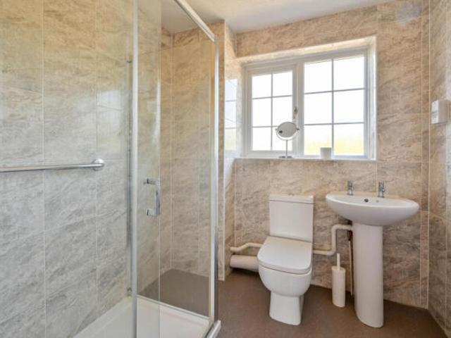 3 bedroom end of terrace house for sale in Lynwood, Guildford, GU2