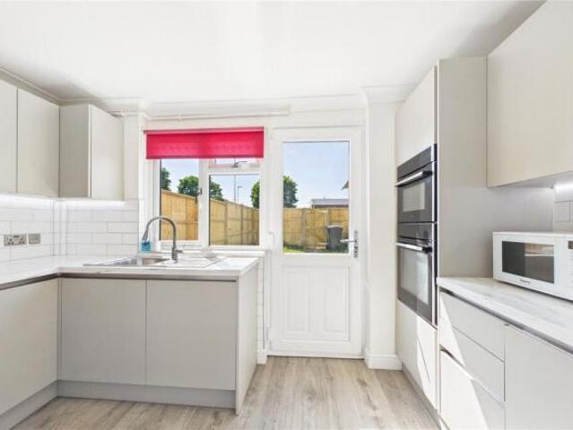3 bedroom end of terrace house for sale in Mourne Close, Basingstoke, Hampshire, RG22