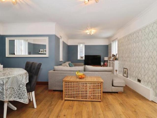 3 bedroom end of terrace house for sale in Morley Road, Staple Hill, Bristol, BS16