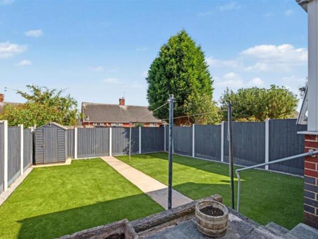 3 bedroom end of terrace house for sale in Mosswood Crescent, Nottingham, NG5