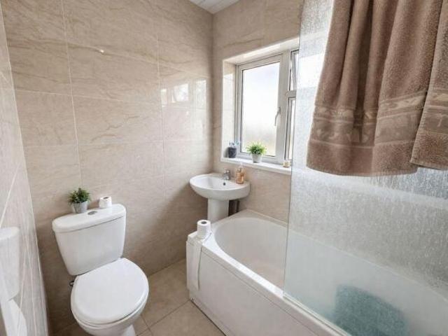 3 bedroom end of terrace house for sale in Mostyn Road, LU3 2RF, LU3