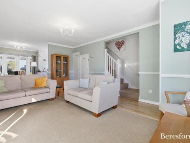 3 bedroom end of terrace house for sale in Mayfield Gardens, Brentwood, CM14