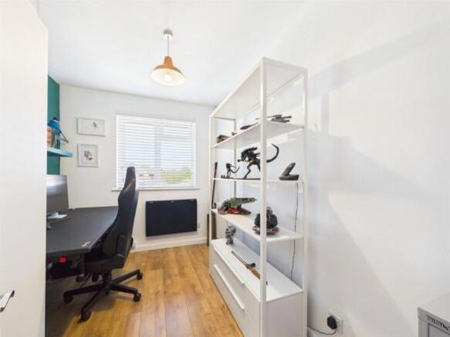 3 bedroom end of terrace house for sale in Mainard Square, Longlevens, Gloucester, Gloucestershire, GL2