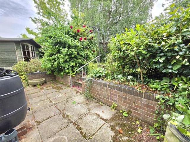3 bedroom end of terrace house for sale in Maisemore, Gloucester, GL2