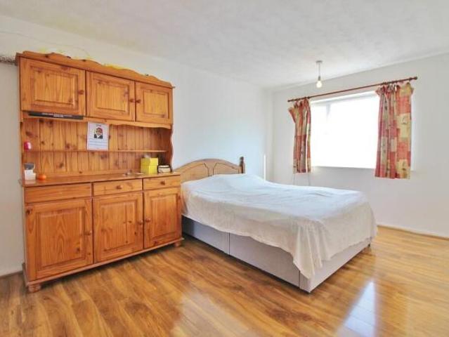 3 bedroom semi detached house for sale in Malins Road, Buckland, PO2