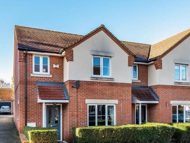 3 bedroom end of terrace house for sale in Maple Close Pulloxhill MK45 MK45