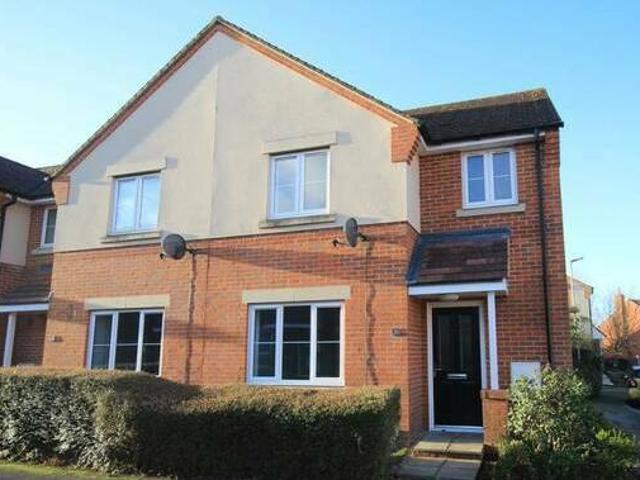 3 bedroom end of terrace house for sale in Maple Close Pulloxhill MK45