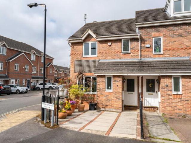 3 bedroom end of terrace house for sale in Maplehurst Avenue, York, YO31 8JA, YO31