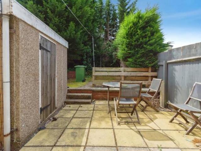 3 bedroom end of terrace house for sale in Masons Way, Solihull, West Midlands, B92