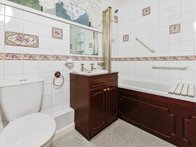 3 bedroom end of terrace house for sale in Mitford Close, Reading, RG2