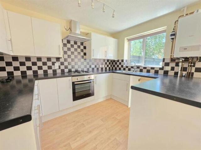 3 bedroom end of terrace house for sale in Middle Croft, Abbeymead, Gloucester, GL4