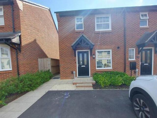 3 Bedroom End Of Terrace House For Sale In Middleton, Manchester
