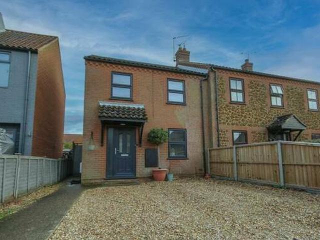 3 bedroom end of terrace house for sale in Millview Court Snettisham PE31