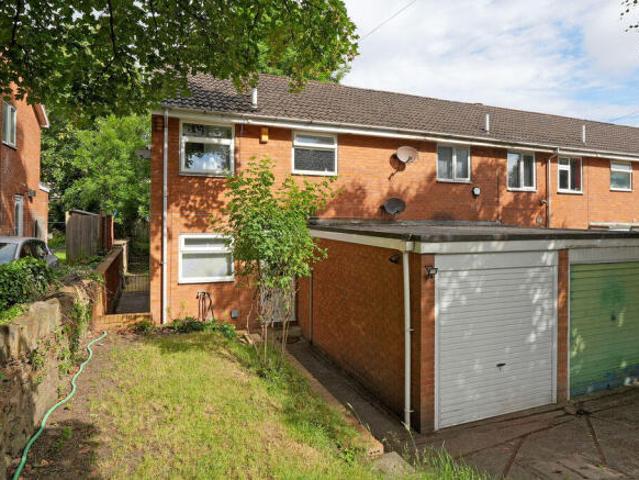 3 bedroom end of terrace house for sale in Milton Road, Nether Edge, Sheffield, S7