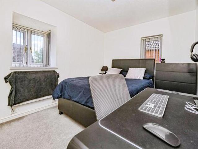 3 bedroom end of terrace house for sale in Muirfield, Luton, LU2