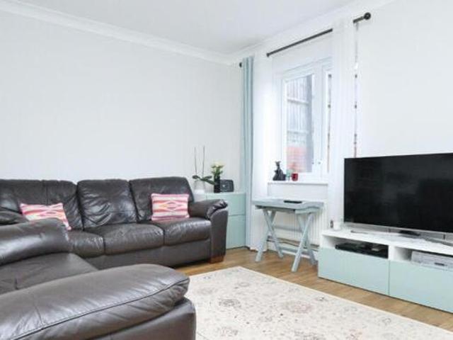 3 Bedroom End Of Terrace House For Sale In Noak Hill