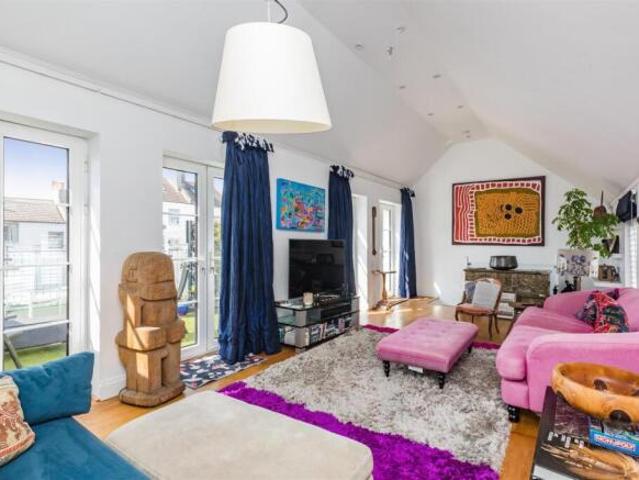 3 bedroom end of terrace house for sale in Norfolk Buildings, Brighton, BN1