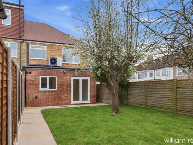 3 bedroom end of terrace house for sale in Norfolk Road, Enfield, EN3