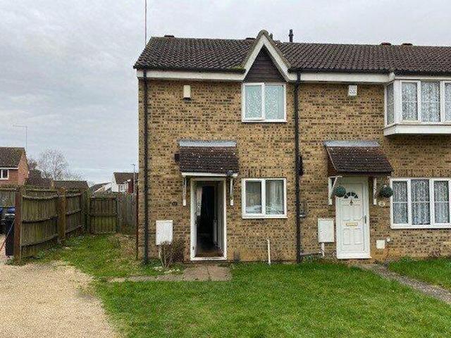 3 Bedroom End Of Terrace House For Sale In Northampton