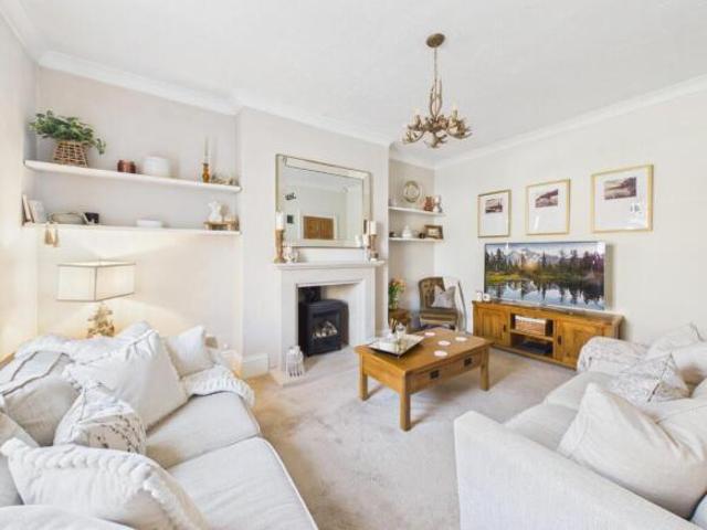3 bedroom end of terrace house for sale in New Street, Idle, Bradford, BD10