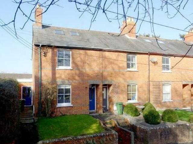 3 bedroom end of terrace house for sale in Newbury Road Kingsclere RG20 5SP RG20