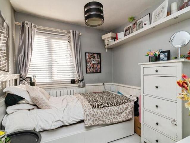 3 bedroom end of terrace house for sale in Newmarket Road, NOTTINGHAM, NG6