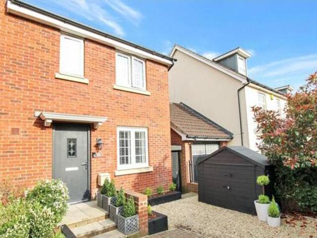 3 Bedroom End Of Terrace House For Sale In Nightingale Rise, Swindon