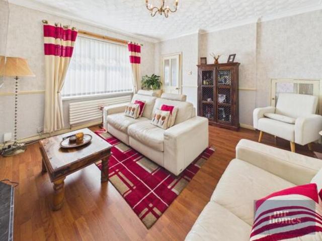 3 bedroom end of terrace house for sale in Ninian Park Road, Riverside, Cardiff, CF11