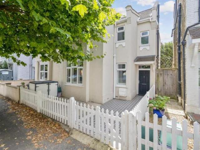3 bedroom end of terrace house for sale in Southdown Road, Wimbledon, SW20