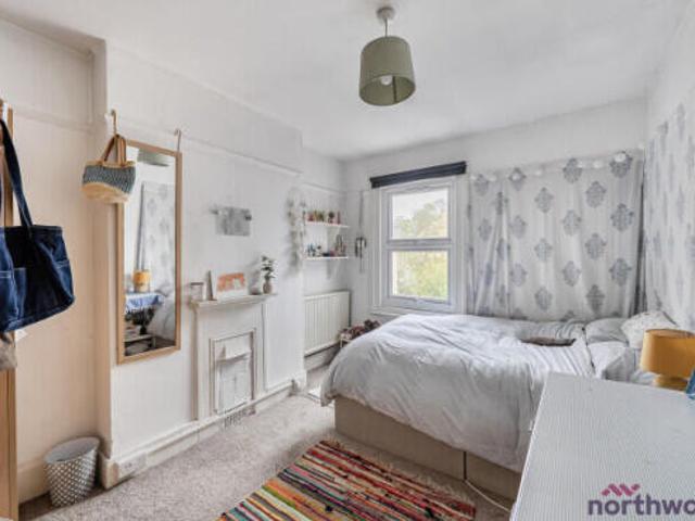 3 bedroom end of terrace house for sale in Southfield Road, Oxford, OX4