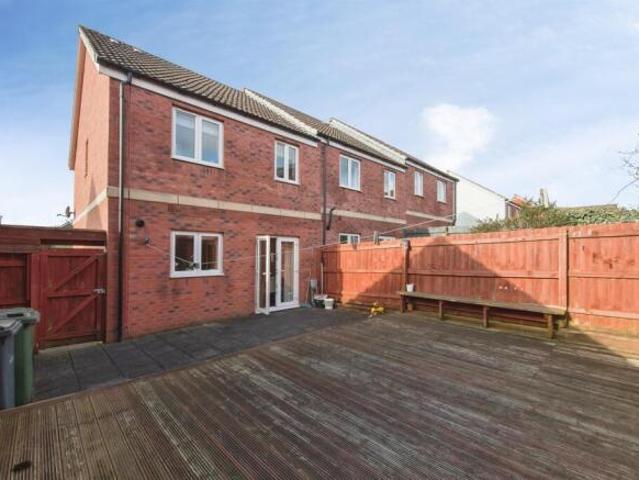 3 bedroom end of terrace house for sale in Somerville Crescent, Exeter, EX2