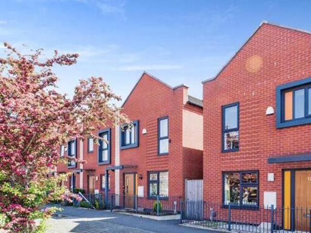 3 Bedroom End Of Terrace House For Sale In Salford