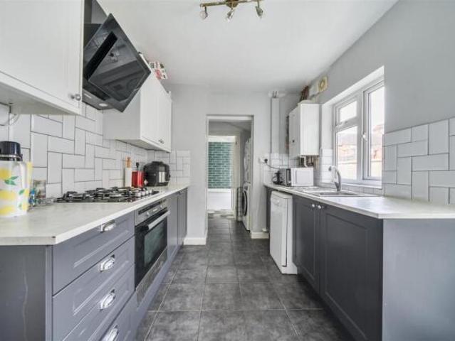 3 bedroom end of terrace house for sale in Salisbury Street, Bedford, MK41