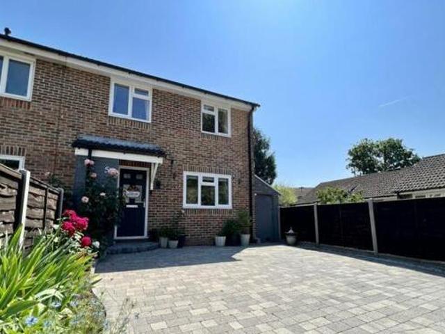 3 Bedroom End Of Terrace House For Sale In Sandhurst