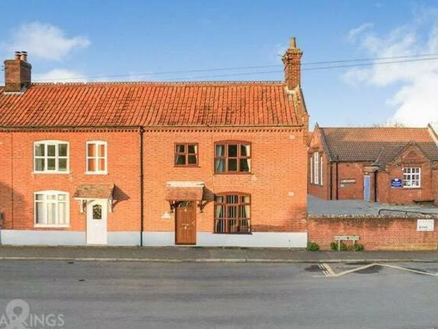 3 bedroom end of terrace house for sale in School Terrace Lingwood Norwich NR13