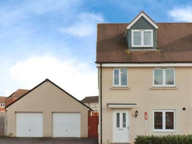 3 Bedroom End Of Terrace House For Sale In Scholars Chase, Bristol