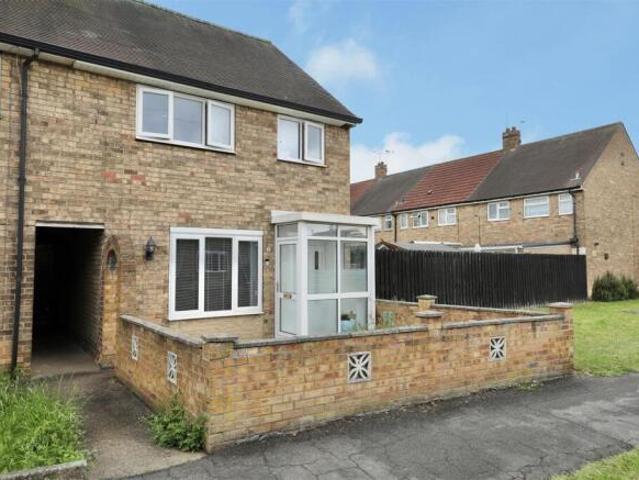 3 bedroom end of terrace house for sale in Sedbergh Avenue, Hull, HU5