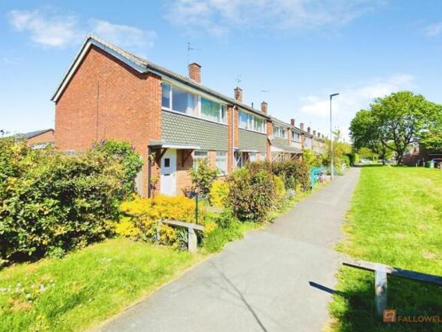 3 bedroom end of terrace house for sale in Shanklin Gardens, Leicester Forest East, LE3